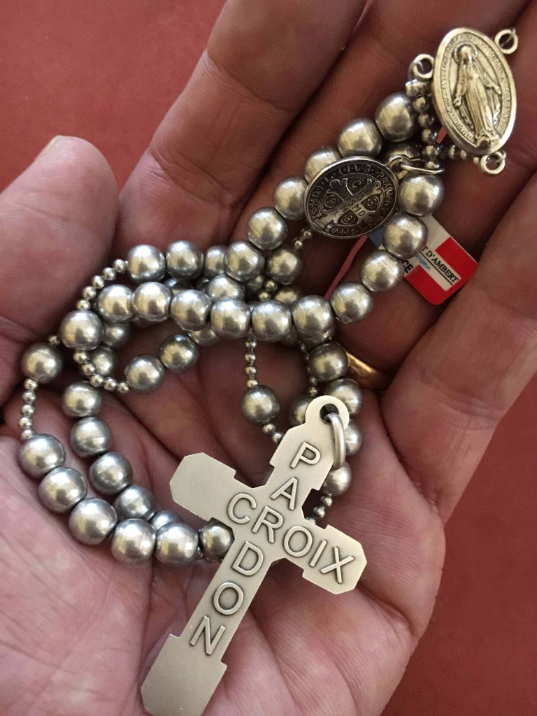 Une arme pour aujourd'hui : Le chapelet de combat - Tout à Jésus par Marie